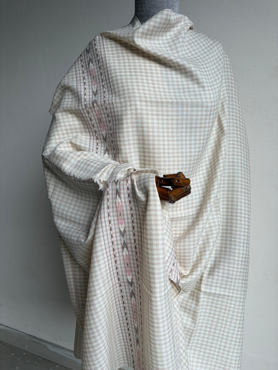 Women Merino Wool Kullu Shawl 2/90 Fawn Cream | Handcrafted in Kullu ...